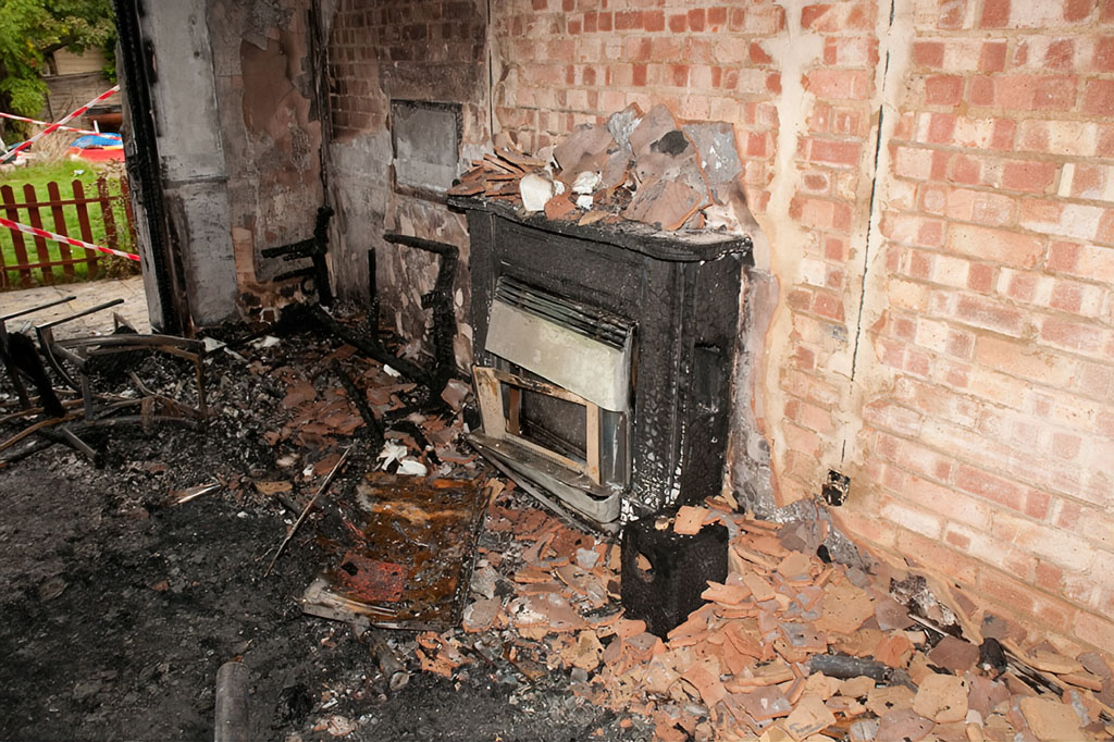 Detectives appeal to letter writer in Harlow family fire investigation ...
